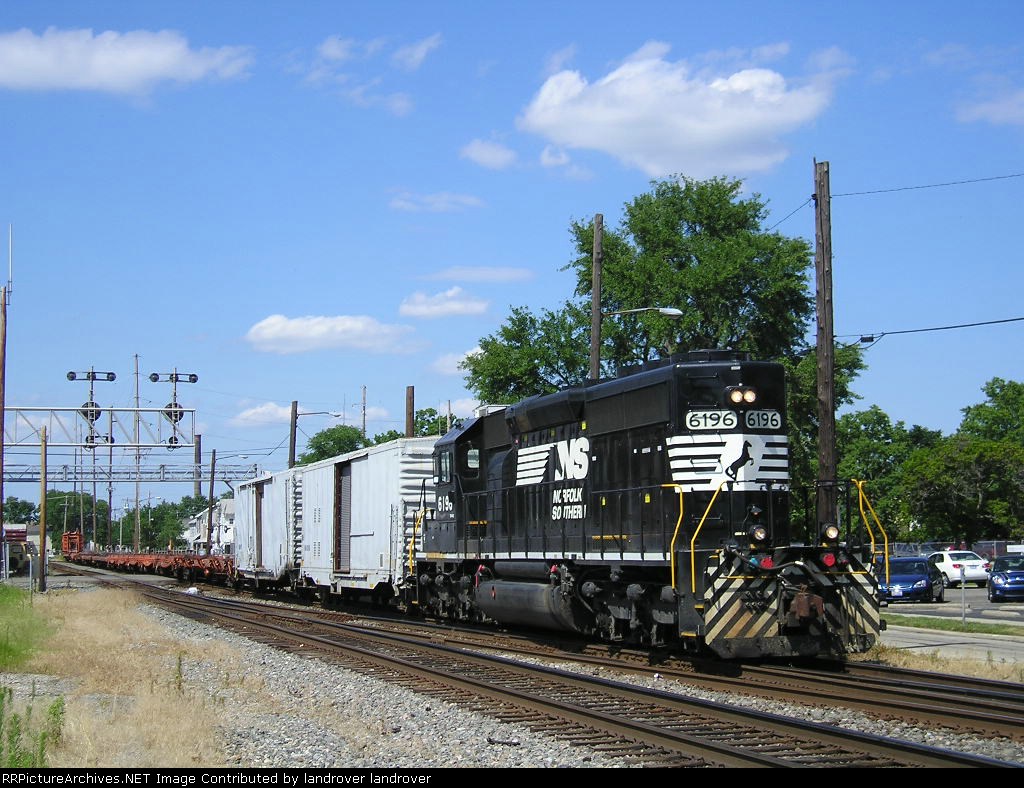 NS 6196 On NS 936 Eastbound Long Hood Forward With Chevron StripesOn The Plow